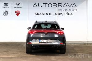 Серый Cupra Formentor 2022 в Рига, объемом двигателя 1.50 л и пробегом 82 тыс. км за 21990 €, фото 8 на AUTOMOTO.COM.LV