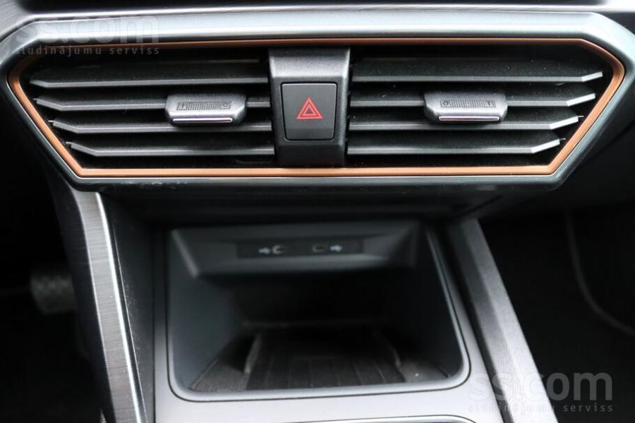 Серый Cupra Formentor 2022 в Рига, объемом двигателя 1.50 л и пробегом 82 тыс. км за 21990 €, фото 23 на AUTOMOTO.COM.LV