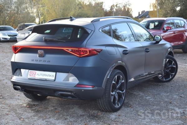 Cupra Formentor 2022 Kuldīga vietnē Pelēks Cupra Formentor 2022 Kuldīga, ar dzinēja tilpumu 1.40 L un nobraukumu 0 tūkst. km par 24500 €, foto 3 vietnē AUTOMOTO.COM.LV