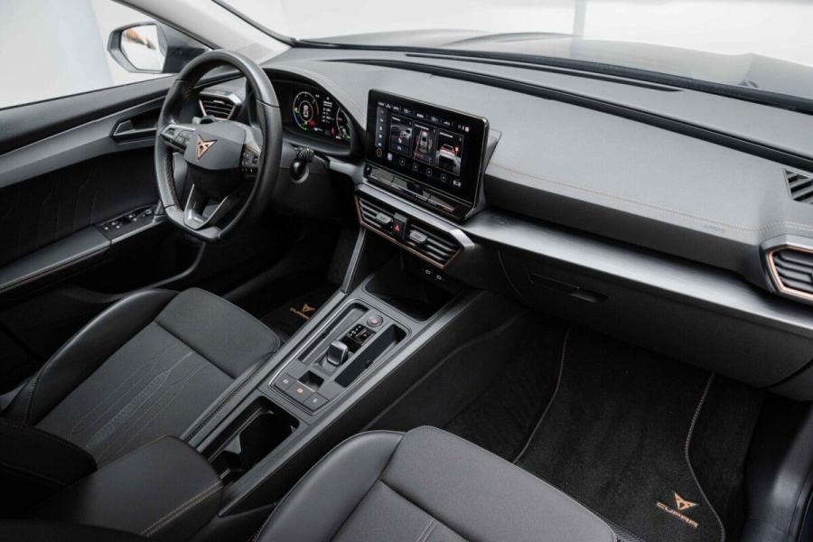 Pelēks Cupra Formentor 2022 Peetri, ar dzinēja tilpumu 1.40 L un nobraukumu 32 tūkst. km par 25500 €, foto 9 vietnē AUTOMOTO.COM.LV