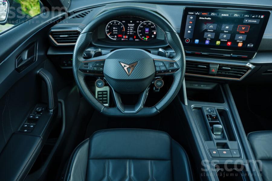 Pelēks Cupra Formentor 2023 Rīga, ar dzinēja tilpumu 2.50 L un nobraukumu 33 tūkst. km par 42900 €, foto 17 vietnē AUTOMOTO.COM.LV