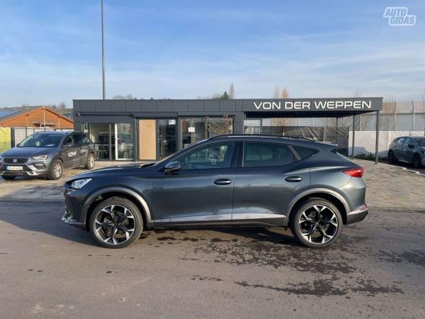 Pelēks Cupra Formentor 2023 Kauņa, ar dzinēja tilpumu 1.50 L un nobraukumu 20 tūkst. km par 31637 €, foto 2 vietnē AUTOMOTO.COM.LV