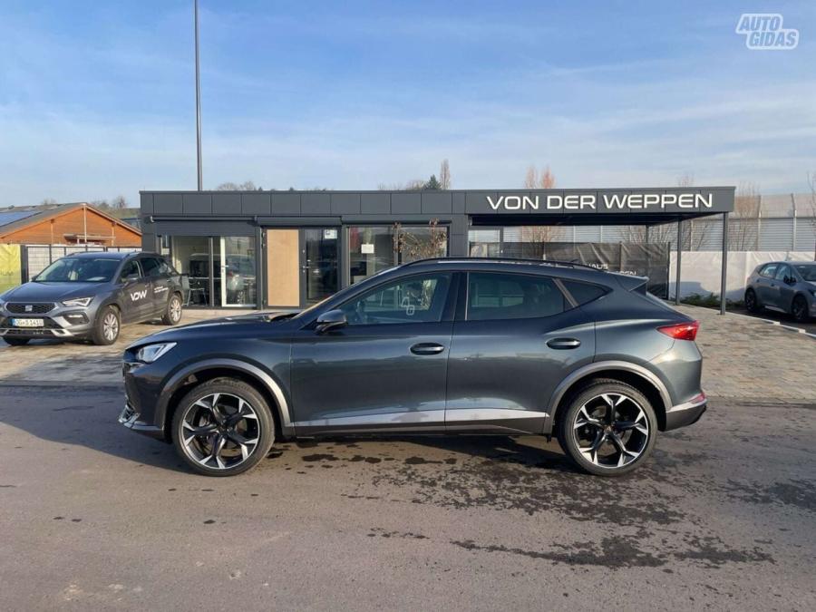 Pelēks Cupra Formentor 2023 Kauņa, ar dzinēja tilpumu 1.50 L un nobraukumu 20 tūkst. km par 31637 €, foto 2 vietnē AUTOMOTO.COM.LV