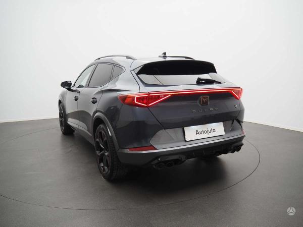 Pelēks Cupra Formentor 2023 Viļņa, ar dzinēja tilpumu 1.98 L un nobraukumu 33 tūkst. km par 30500 €, foto 6 vietnē AUTOMOTO.COM.LV