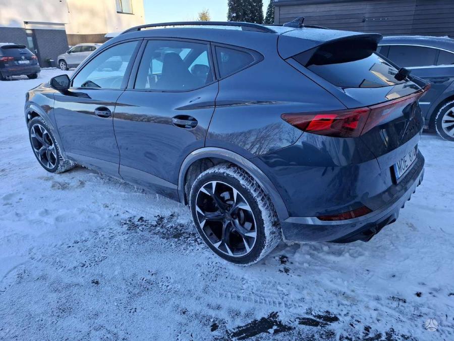 Pelēks Cupra Formentor 2023 Kauņa, ar dzinēja tilpumu 1.98 L un nobraukumu 85 tūkst. km par 26500 €, foto 4 vietnē AUTOMOTO.COM.LV