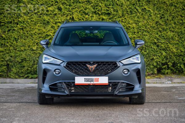 Серый Cupra Formentor 2023 в Рига, объемом двигателя 2.50 л и пробегом 36 тыс. км за 40500 €, фото 2 на AUTOMOTO.COM.LV