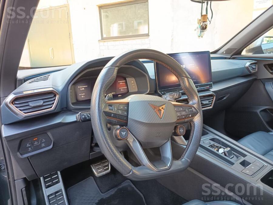 Pelēks Cupra Formentor 2023 Rīga, ar dzinēja tilpumu 2.00 L un nobraukumu 27 tūkst. km par 30000 €, foto 4 vietnē AUTOMOTO.COM.LV