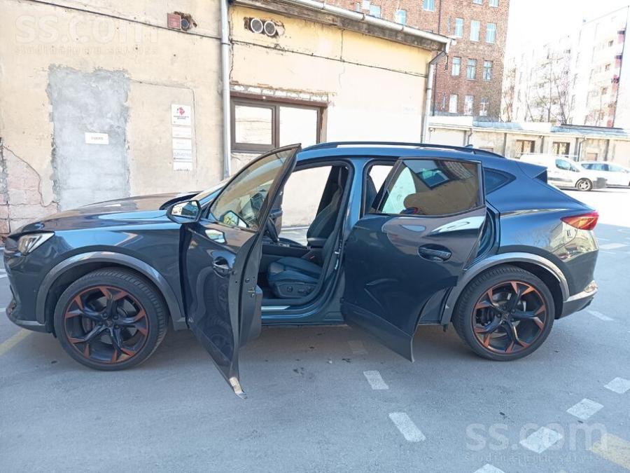 Pelēks Cupra Formentor 2023 Rīga, ar dzinēja tilpumu 2.00 L un nobraukumu 27 tūkst. km par 30000 €, foto 13 vietnē AUTOMOTO.COM.LV
