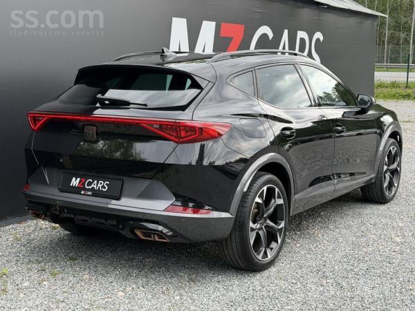 Серый Cupra Formentor 2023 в Рига, объемом двигателя 1.40 л и пробегом 7 тыс. км за 29990 €, фото 3 на AUTOMOTO.COM.LV