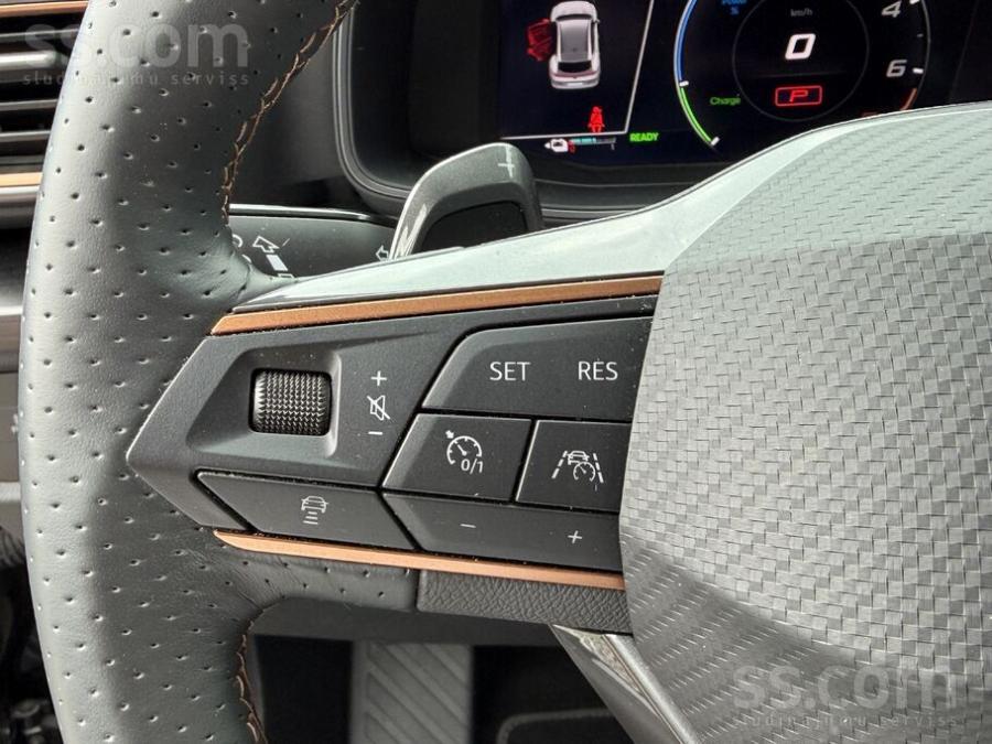 Серый Cupra Formentor 2023 в Рига, объемом двигателя 1.40 л и пробегом 7 тыс. км за 29990 €, фото 10 на AUTOMOTO.COM.LV