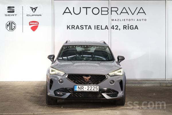 Серый Cupra Formentor 2023 в Рига, объемом двигателя 1.40 л и пробегом 78 тыс. км за 26990 €, фото 2 на AUTOMOTO.COM.LV
