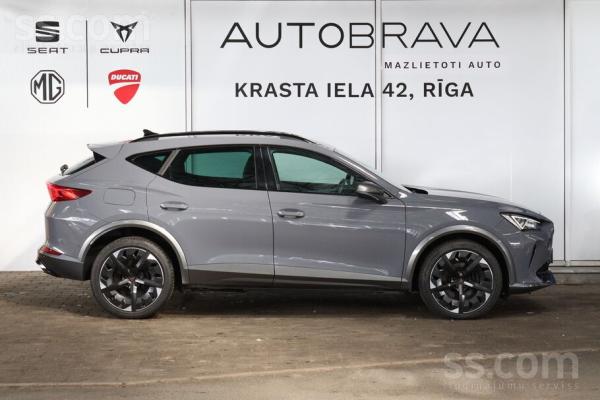 Серый Cupra Formentor 2023 в Рига, объемом двигателя 1.40 л и пробегом 78 тыс. км за 26990 €, фото 5 на AUTOMOTO.COM.LV
