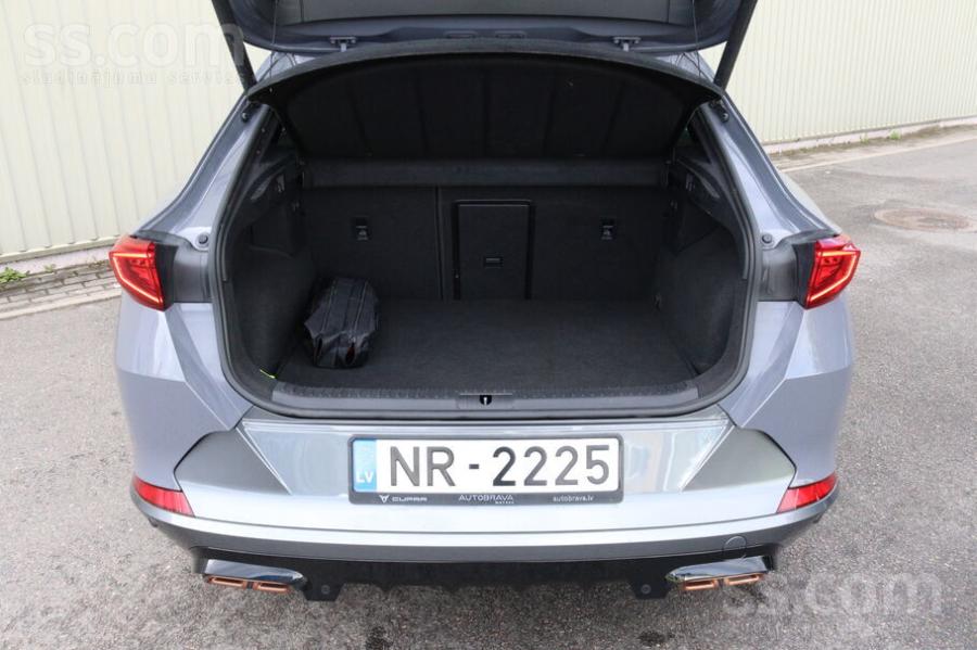 Pelēks Cupra Formentor 2023 Rīga, ar dzinēja tilpumu 1.40 L un nobraukumu 78 tūkst. km par 26990 €, foto 33 vietnē AUTOMOTO.COM.LV