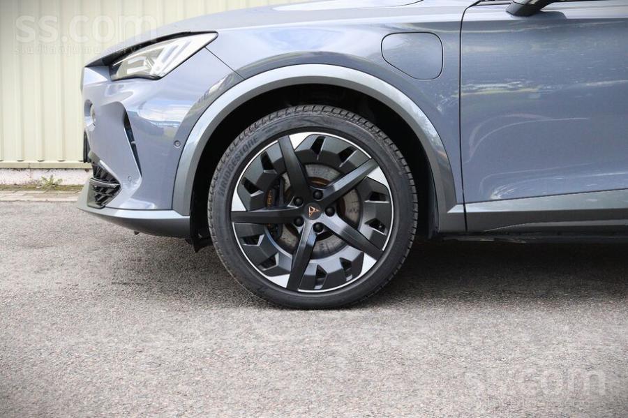 Pelēks Cupra Formentor 2023 Rīga, ar dzinēja tilpumu 1.40 L un nobraukumu 78 tūkst. km par 26990 €, foto 36 vietnē AUTOMOTO.COM.LV