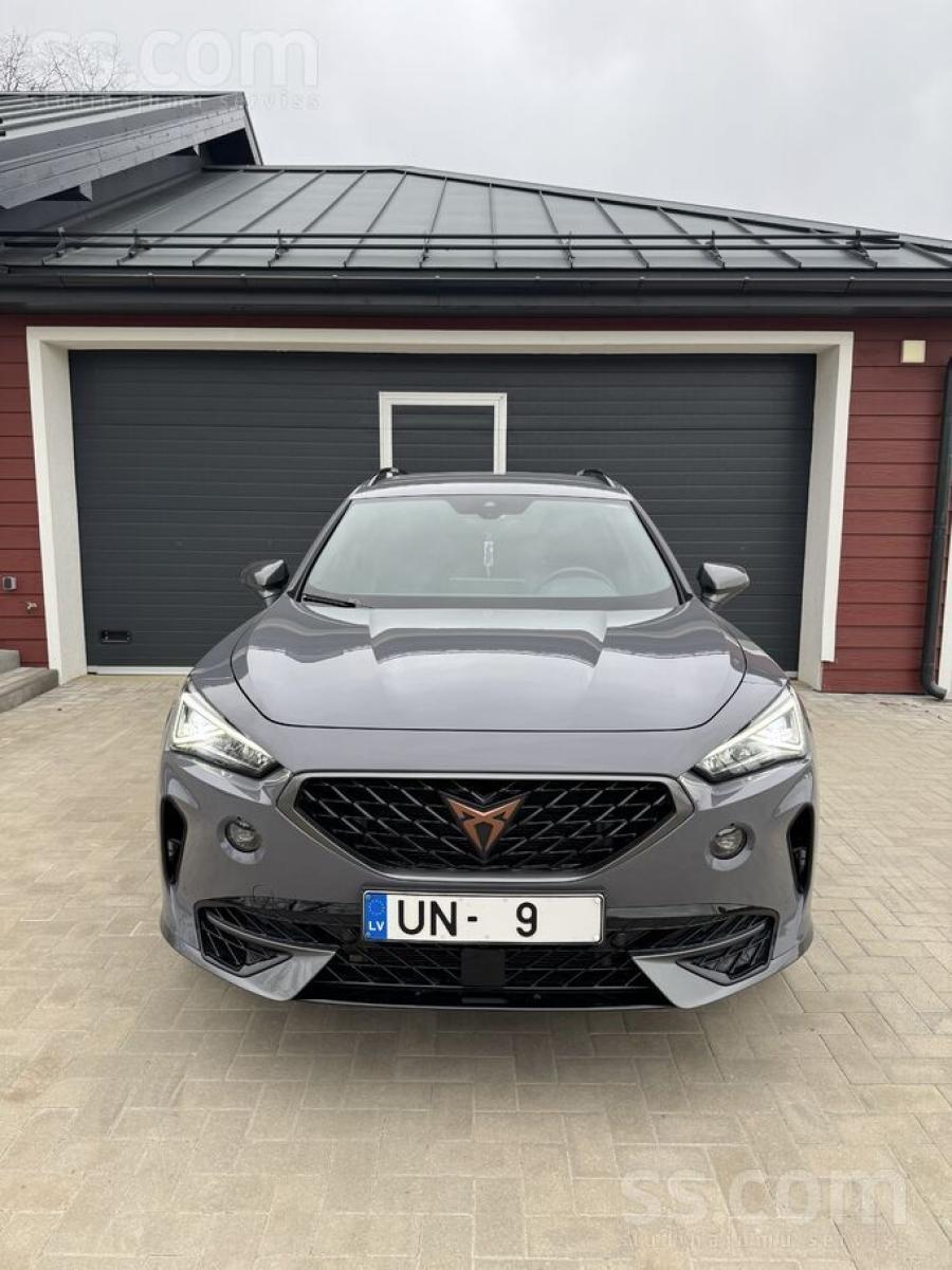 Серый Cupra Formentor 2023 в Лимбажи, объемом двигателя 2.00 л и пробегом 43 тыс. км за 29990 €, фото 3 на AUTOMOTO.COM.LV