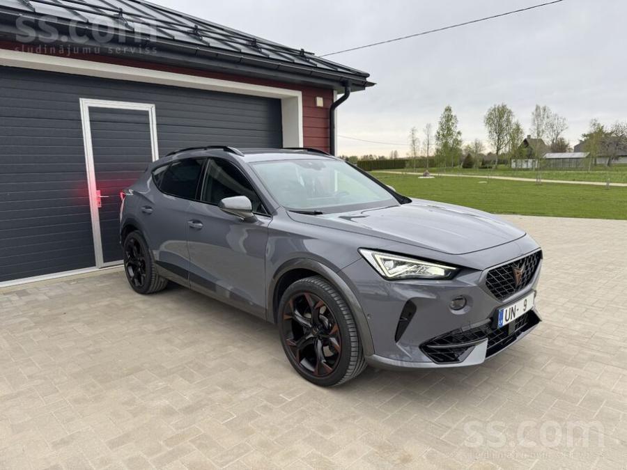 Серый Cupra Formentor 2023 в Лимбажи, объемом двигателя 2.00 л и пробегом 43 тыс. км за 29990 €, фото 4 на AUTOMOTO.COM.LV