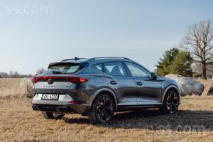 Серый Cupra Formentor 2023 в Цесис, объемом двигателя 2.00 л и пробегом 40 тыс. км за 29500 €, фото 4 на AUTOMOTO.COM.LV