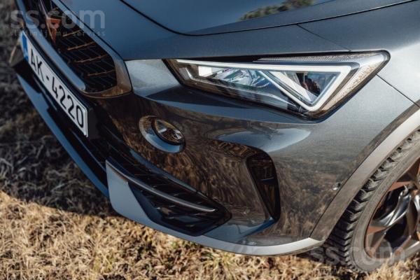 Grey Cupra Formentor 2023 in Cesis, with an engine capacity of 2.00 L and mileage of 40 thousand km for 29500 €, photo 5 on AUTOMOTO.COM.LV