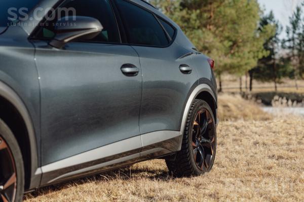 Grey Cupra Formentor 2023 in Cesis, with an engine capacity of 2.00 L and mileage of 40 thousand km for 29500 €, photo 7 on AUTOMOTO.COM.LV