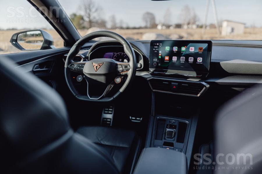 Серый Cupra Formentor 2023 в Цесис, объемом двигателя 2.00 л и пробегом 40 тыс. км за 29500 €, фото 10 на AUTOMOTO.COM.LV
