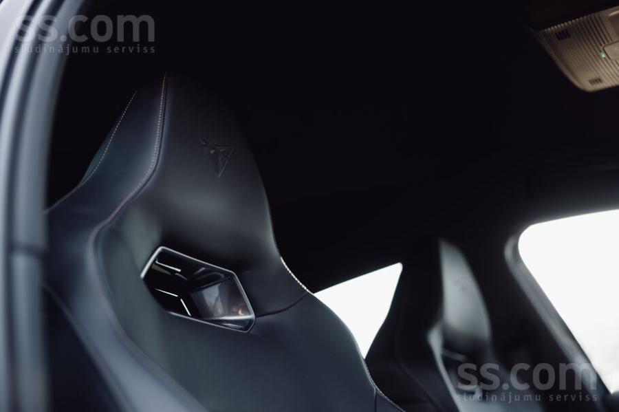 Серый Cupra Formentor 2023 в Цесис, объемом двигателя 2.00 л и пробегом 40 тыс. км за 29500 €, фото 14 на AUTOMOTO.COM.LV