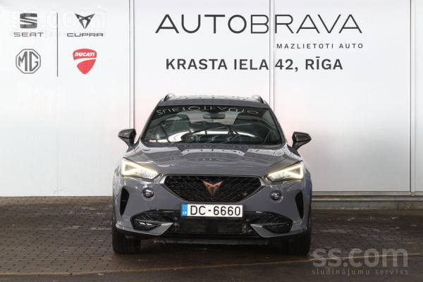 Серый Cupra Formentor 2023 в Рига, объемом двигателя 1.50 л и пробегом 30 тыс. км за 25990 €, фото 2 на AUTOMOTO.COM.LV