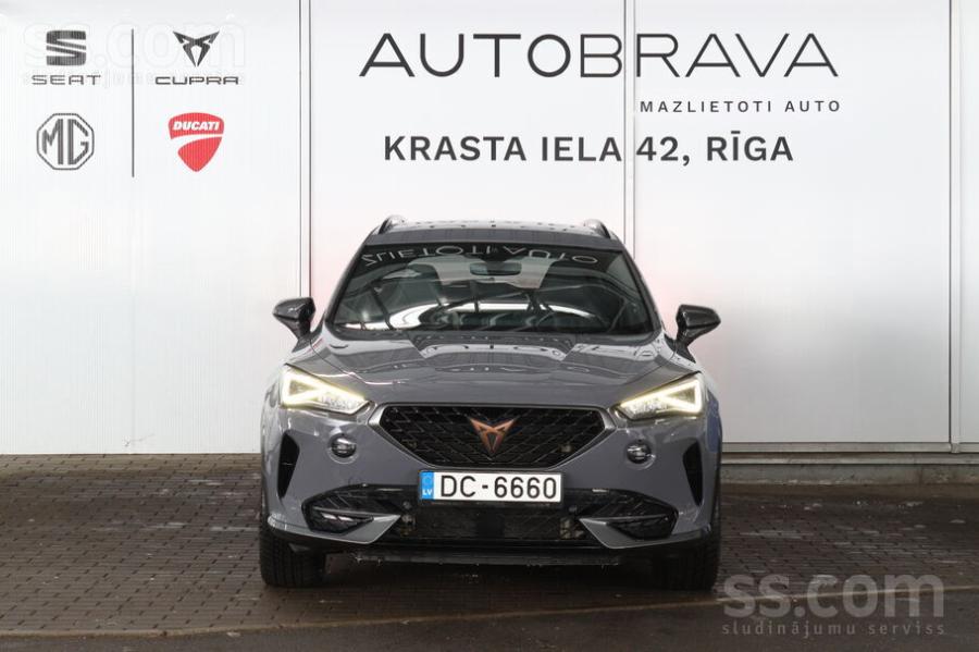 Pelēks Cupra Formentor 2023 Rīga, ar dzinēja tilpumu 1.50 L un nobraukumu 30 tūkst. km par 25990 €, foto 3 vietnē AUTOMOTO.COM.LV