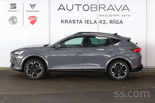 Серый Cupra Formentor 2023 в Рига, объемом двигателя 1.50 л и пробегом 30 тыс. км за 25990 €, фото 4 на AUTOMOTO.COM.LV