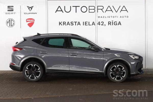 Серый Cupra Formentor 2023 в Рига, объемом двигателя 1.50 л и пробегом 30 тыс. км за 25990 €, фото 5 на AUTOMOTO.COM.LV