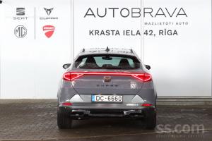 Pelēks Cupra Formentor 2023 Rīga, ar dzinēja tilpumu 1.50 L un nobraukumu 30 tūkst. km par 25990 €, foto 8 vietnē AUTOMOTO.COM.LV