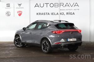Pelēks Cupra Formentor 2023 Rīga, ar dzinēja tilpumu 1.50 L un nobraukumu 30 tūkst. km par 25990 €, foto 9 vietnē AUTOMOTO.COM.LV