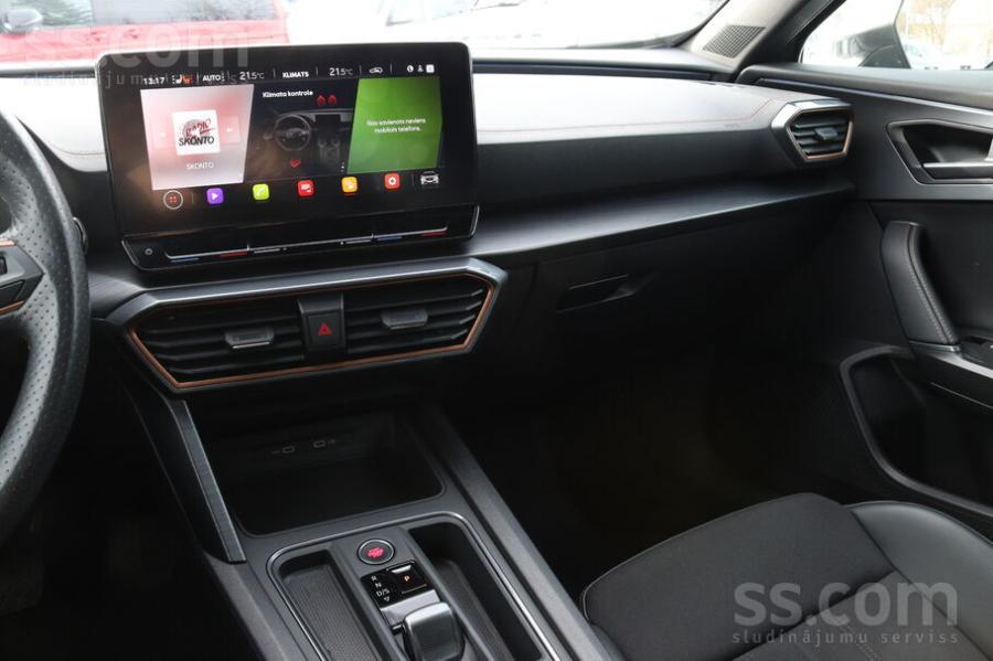 Pelēks Cupra Formentor 2023 Rīga, ar dzinēja tilpumu 1.50 L un nobraukumu 30 tūkst. km par 25990 €, foto 13 vietnē AUTOMOTO.COM.LV