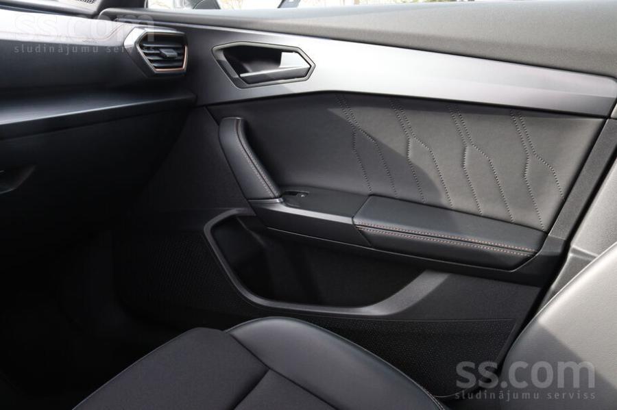 Pelēks Cupra Formentor 2023 Rīga, ar dzinēja tilpumu 1.50 L un nobraukumu 30 tūkst. km par 25990 €, foto 25 vietnē AUTOMOTO.COM.LV