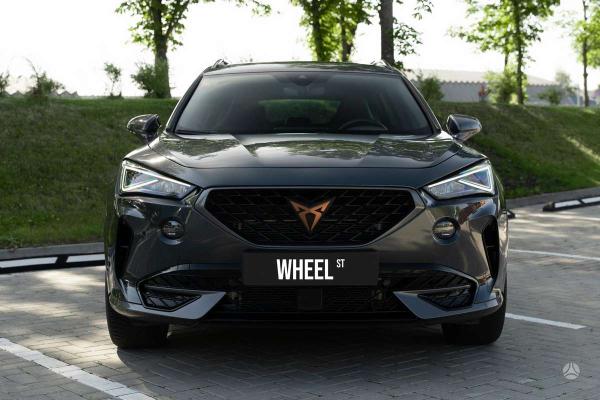 Pelēks Cupra Formentor 2023 Viļņa, ar dzinēja tilpumu 1.98 L un nobraukumu 19 tūkst. km par 29700 €, foto 8 vietnē AUTOMOTO.COM.LV