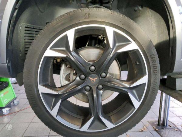 Grey Cupra Formentor 2023 in Vilnius, with an engine capacity of 1.40 L and mileage of 56 thousand km for 24999 €, photo 5 on AUTOMOTO.COM.LV