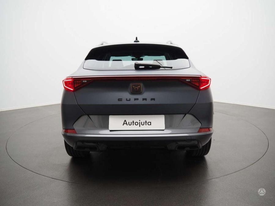 Pelēks Cupra Formentor 2023 Viļņa, ar dzinēja tilpumu 1.97 L un nobraukumu 62 tūkst. km par 25800 €, foto 6 vietnē AUTOMOTO.COM.LV