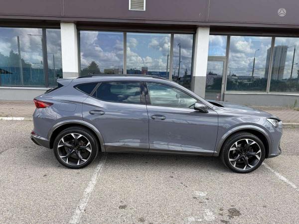 Pelēks Cupra Formentor 2023 Viļņa, ar dzinēja tilpumu 1.40 L un nobraukumu 56 tūkst. km par 24950 €, foto 2 vietnē AUTOMOTO.COM.LV