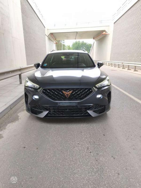 Pelēks Cupra Formentor 2023 Kalvarija, ar dzinēja tilpumu 1.50 L un nobraukumu 129 tūkst. km par 20389 €, foto 4 vietnē AUTOMOTO.COM.LV