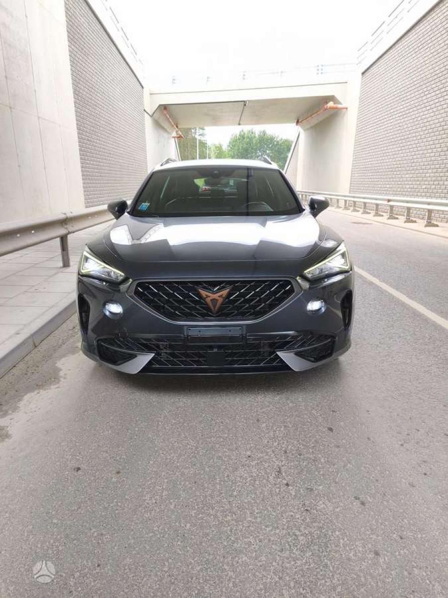 Pelēks Cupra Formentor 2023 Kalvarija, ar dzinēja tilpumu 1.50 L un nobraukumu 129 tūkst. km par 20389 €, foto 5 vietnē AUTOMOTO.COM.LV