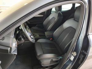 Pelēks Cupra Formentor 2023 Kalvarija, ar dzinēja tilpumu 1.50 L un nobraukumu 129 tūkst. km par 20389 €, foto 13 vietnē AUTOMOTO.COM.LV