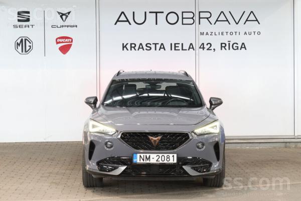 Серый Cupra Formentor 2023 в Рига, объемом двигателя 1.50 л и пробегом 77 тыс. км за 22990 €, фото 2 на AUTOMOTO.COM.LV