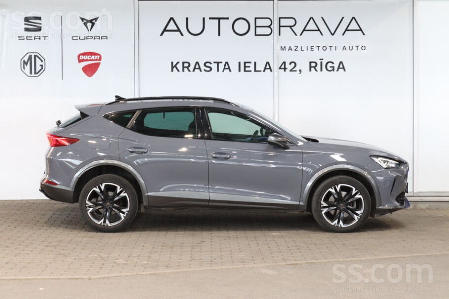 Серый Cupra Formentor 2023 в Рига, объемом двигателя 1.50 л и пробегом 77 тыс. км за 22990 €, фото 6 на AUTOMOTO.COM.LV