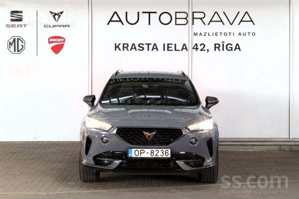 Серый Cupra Formentor 2023 в Рига, объемом двигателя 2.00 л и пробегом 42 тыс. км за 28990 €, фото 2 на AUTOMOTO.COM.LV
