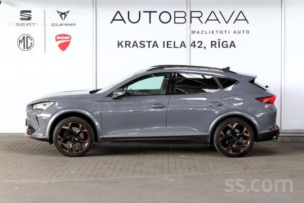 Серый Cupra Formentor 2023 в Рига, объемом двигателя 2.00 л и пробегом 42 тыс. км за 28990 €, фото 4 на AUTOMOTO.COM.LV