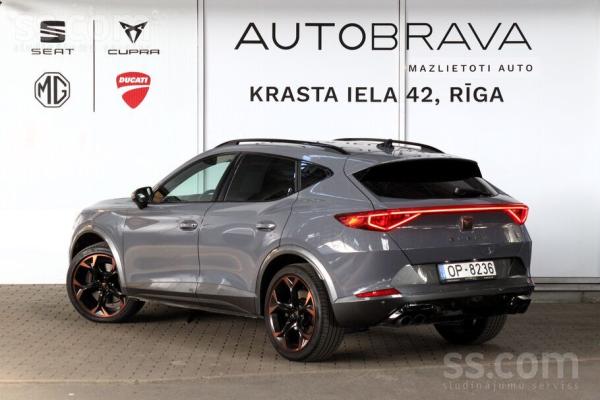 Серый Cupra Formentor 2023 в Рига, объемом двигателя 2.00 л и пробегом 42 тыс. км за 28990 €, фото 6 на AUTOMOTO.COM.LV