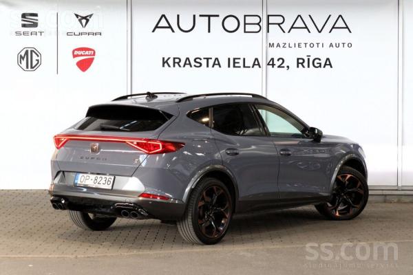 Серый Cupra Formentor 2023 в Рига, объемом двигателя 2.00 л и пробегом 42 тыс. км за 28990 €, фото 8 на AUTOMOTO.COM.LV