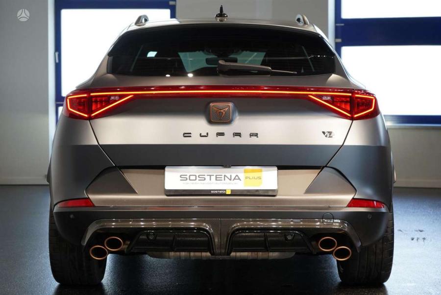 Серый Cupra Formentor 2023 в Вильнюс, объемом двигателя 2.48 л и пробегом 43 тыс. км за 36900 €, фото 7 на AUTOMOTO.COM.LV