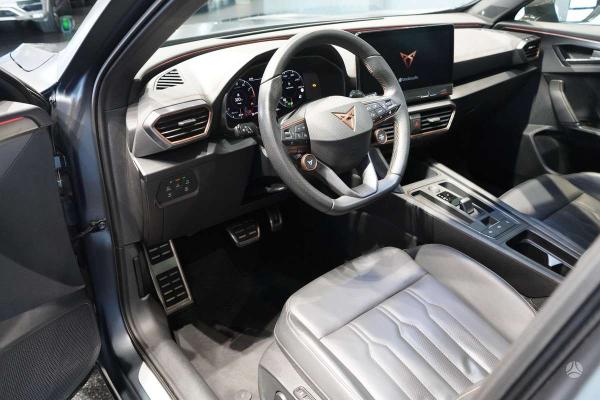 Серый Cupra Formentor 2023 в Вильнюс, объемом двигателя 2.48 л и пробегом 43 тыс. км за 36900 €, фото 8 на AUTOMOTO.COM.LV