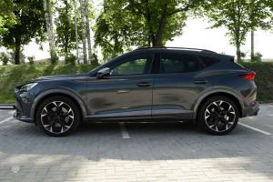 Grey Cupra Formentor 2023 in Vilnius, with an engine capacity of 1.98 L and mileage of 19 thousand km for 29500 €, photo 4 on AUTOMOTO.COM.LV