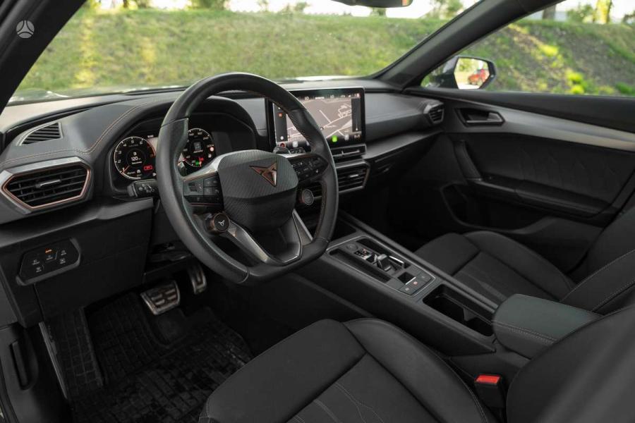 Grey Cupra Formentor 2023 in Vilnius, with an engine capacity of 1.98 L and mileage of 19 thousand km for 29500 €, photo 14 on AUTOMOTO.COM.LV